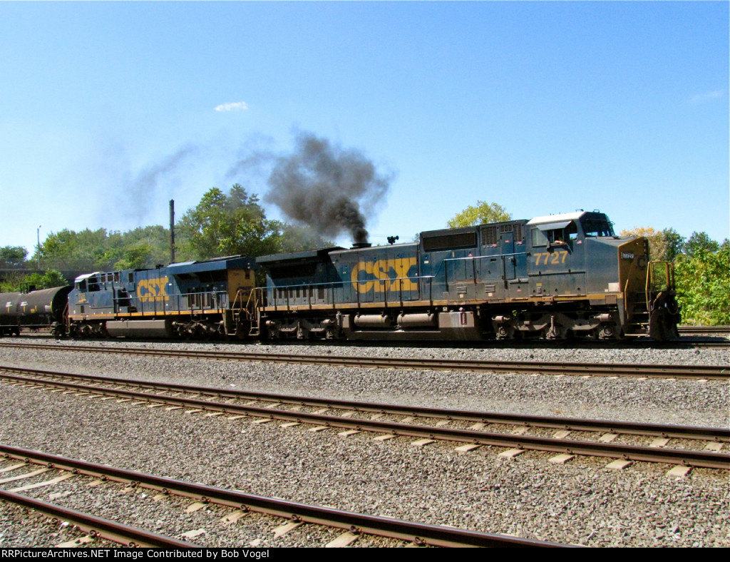 CSX 7727 and 726